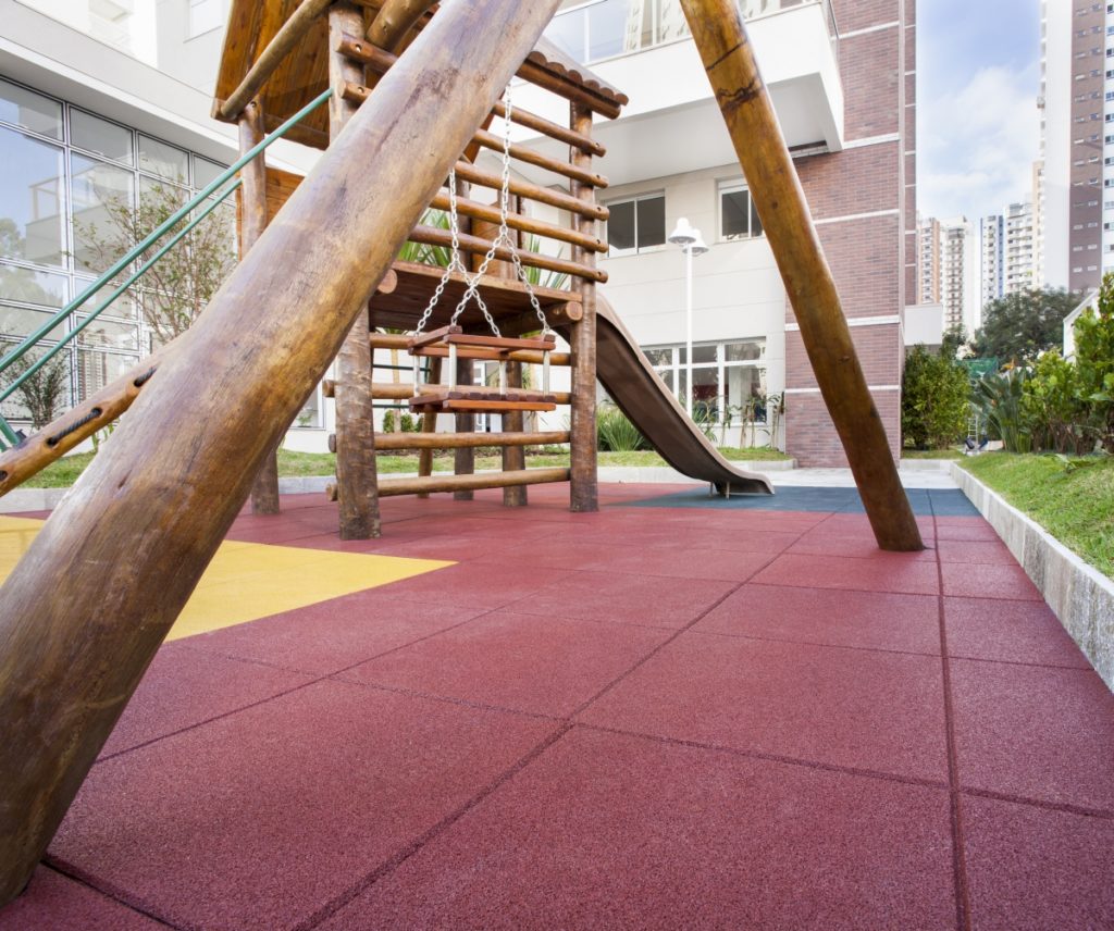 4 vantagens de piso emborrachado para área externa